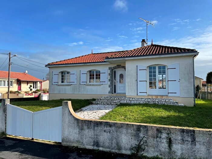 Maison à louer - Le May-sur-Èvre - 6 pièces - 3 chambres