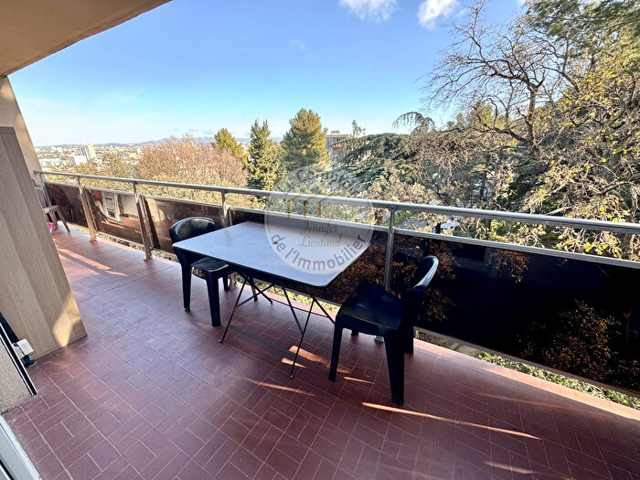 Appartement à vendre - Marseille e , Saint-Tronc - 5 pièces - 3 chambres