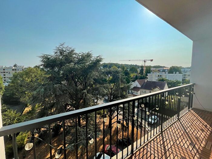 Le Plessis-Robinson, Cité Basse - Appartement 1 pièce à louer