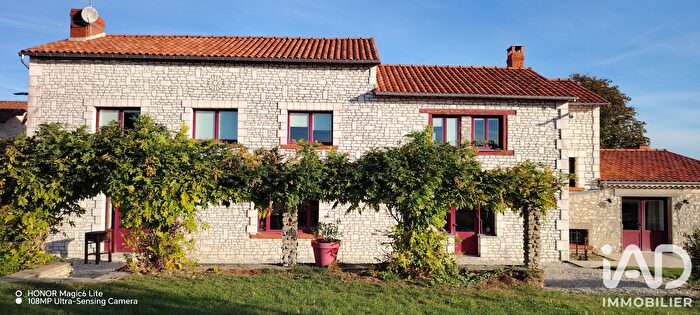 Maison 12 pièces à vendre à Sérigny