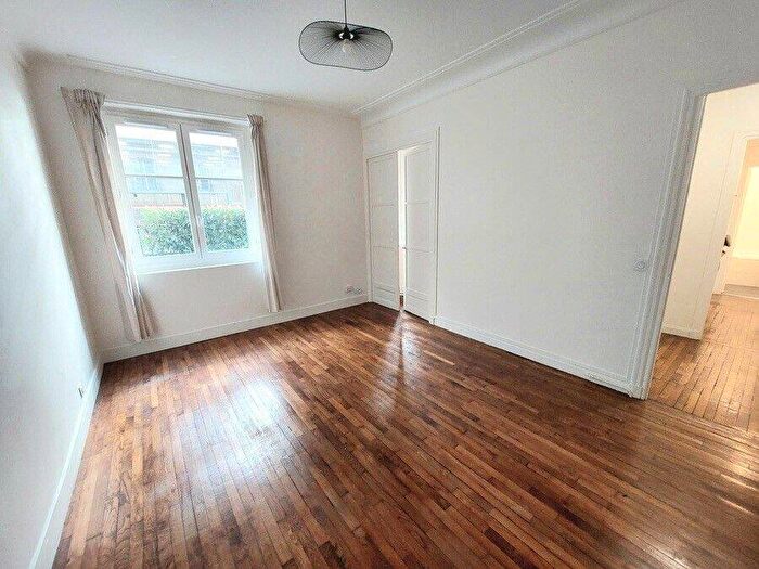 Appartement à louer - Courcelles-Wagram, Paris ème arrondissement - 2 pièces - 1 chambre