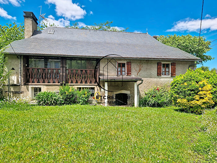 Laguinge-Restoue : Maison 6 pièces à vendre