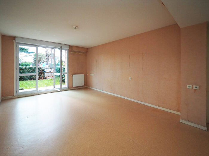 Maisons à vendre et appartements à louer - 1