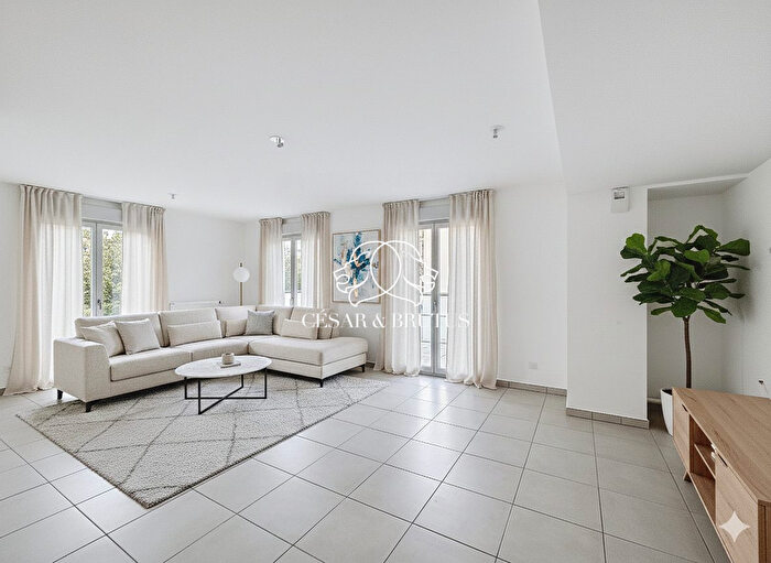 Appartement à vendre - Caluire-et-Cuire, Vassieux, Crépieux - 4 pièces - 3 chambres