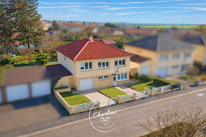 Maison à vendre - Saint-Privat-la-Montagne - 5 pièces - 3 chambres