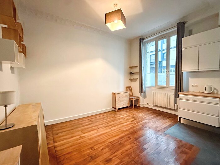Appartement à vendre - Paris e , La Fourche, Guy Moquet - 2 pièces - 1 chambre