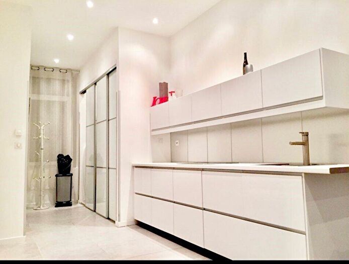 Appartement 4 pièces à louer à Croix des Gardes, Cannes