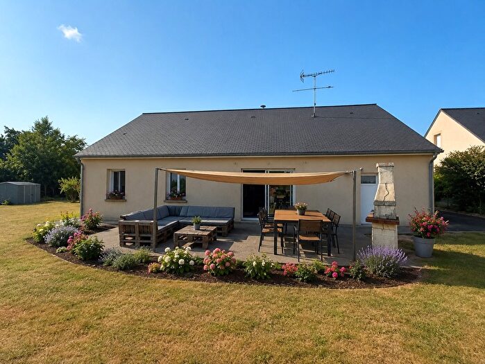 Saint-Hilaire-du-Maine : Maison 6 pièces à vendre