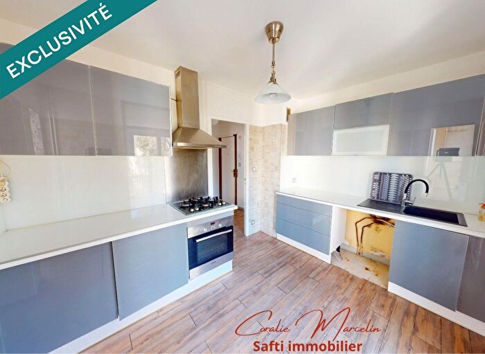 Appartement à vendre - Brignoles, Centre-ville, Vieille ville - 5 pièces - 3 chambres