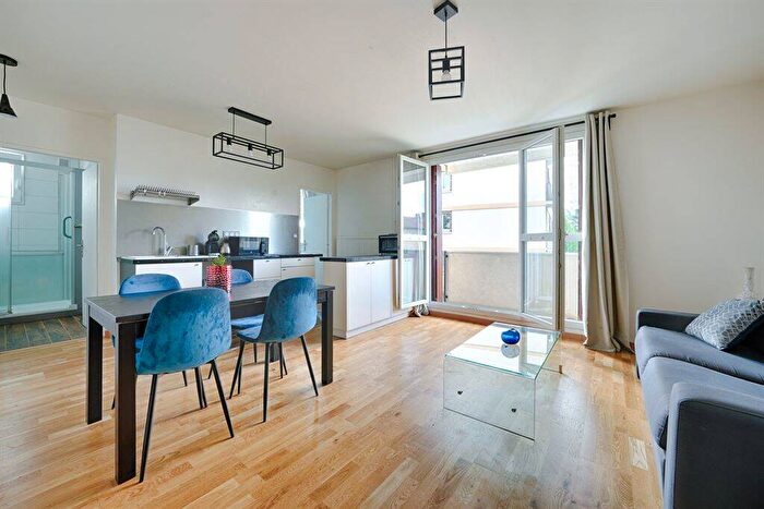 Centre Ville Est, Ivry-sur-Seine : Appartement 4 pièces à louer