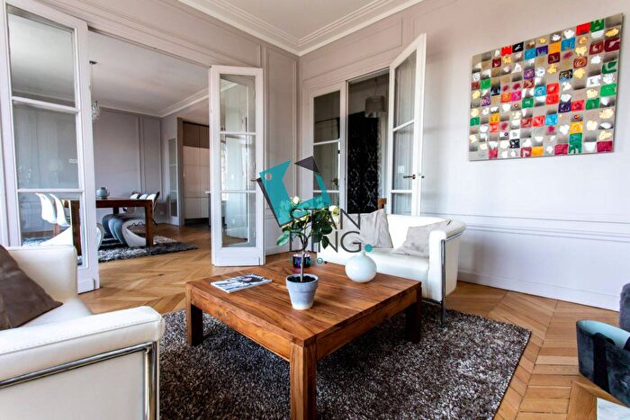 Appartement à louer - Grand boulevard, La Madeleine - 6 pièces - 3 chambres