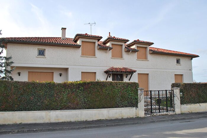 Maison à vendre - Auch, Habitat social - 7 pièces - 5 chambres