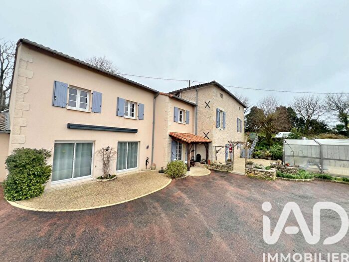 Maison à vendre - Condac - 12 pièces - 7 chambres