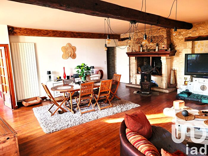 Maison à vendre - Eymouthiers - 6 pièces - 4 chambres