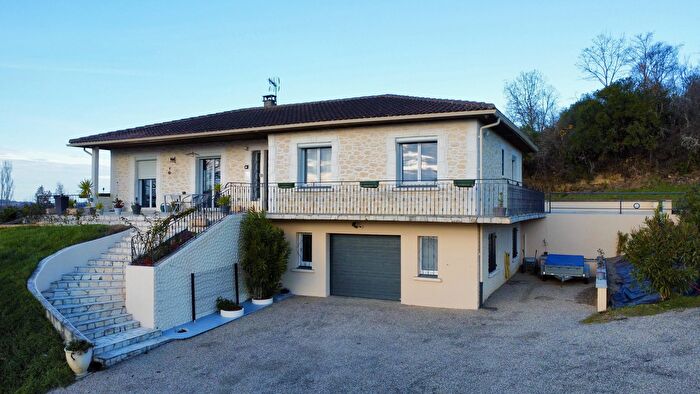 Maison à vendre - Vic-Fezensac - 5 pièces - 3 chambres