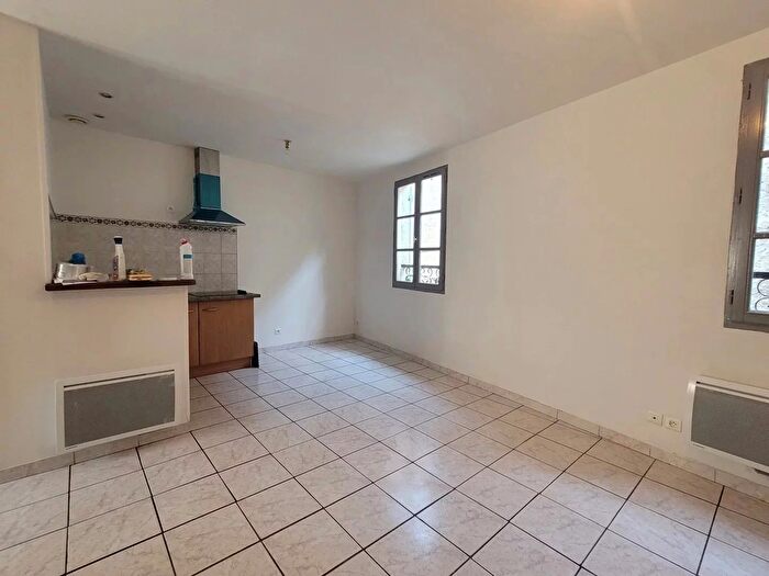 Appartement 3 pièces à Puy-l'Évêque, à louer