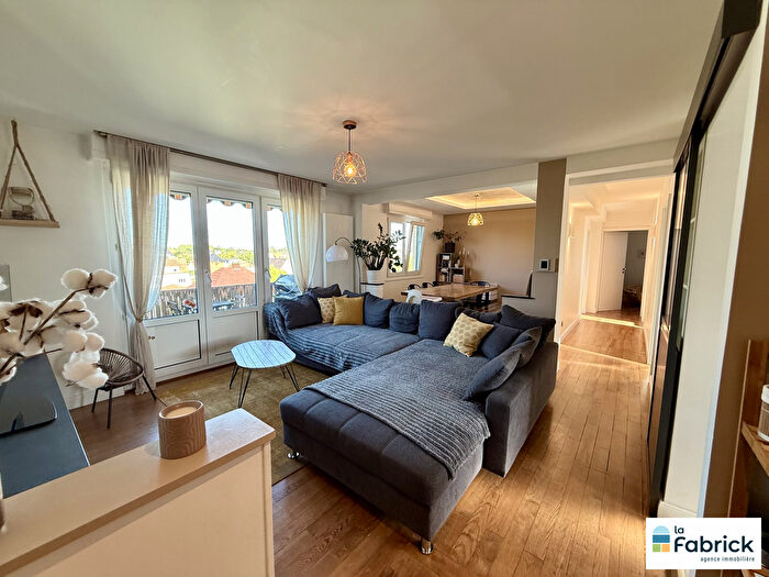 Appartement à vendre - Illkirch-Graffenstaden - 4 pièces - 3 chambres