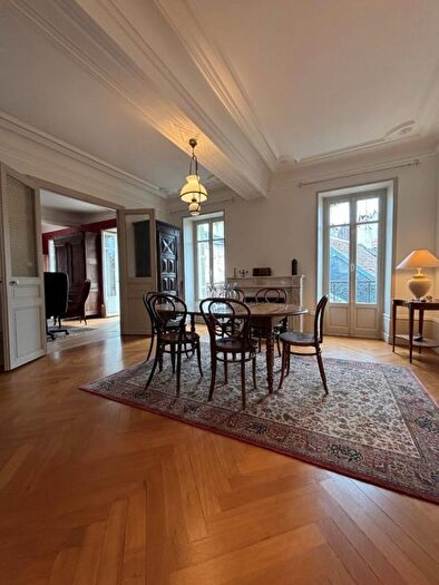 Appartement 5 pièces à Dijon, Centre-ville, à louer