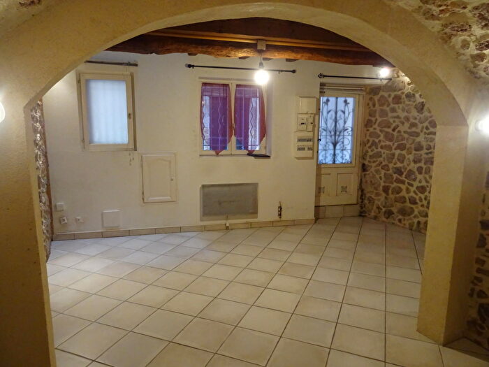 Maison 3 pièces à louer à Callian