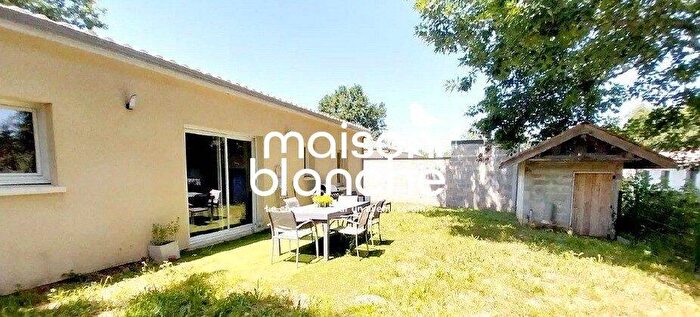 Saint-Denis-de-Pile : Maison 4 pièces à louer