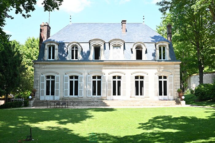 Maison à vendre - Sens, Saint-Paul, Moulin à Tan - 10 pièces - 6 chambres