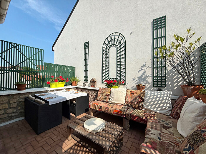 Asnières-sur-Seine, Bécon, Bourguignons : Maison 6 pièces à vendre