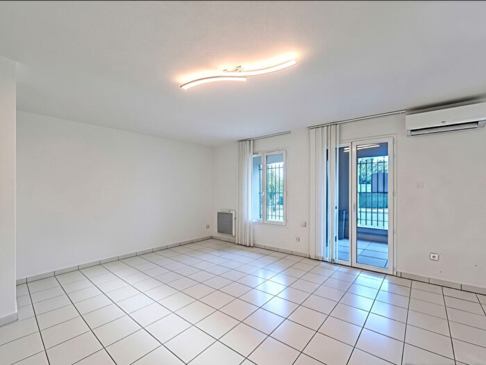 Appartement à vendre - Roquebrune-sur-Argens, Village - 3 pièces - 2 chambres