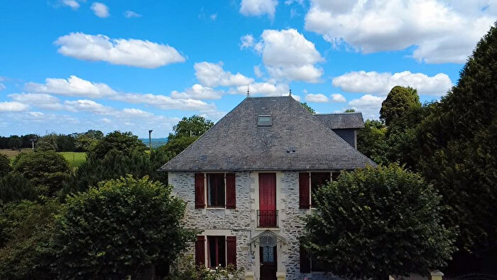 Maison à vendre - Arnac-Pompadour - 7 pièces - 5 chambres