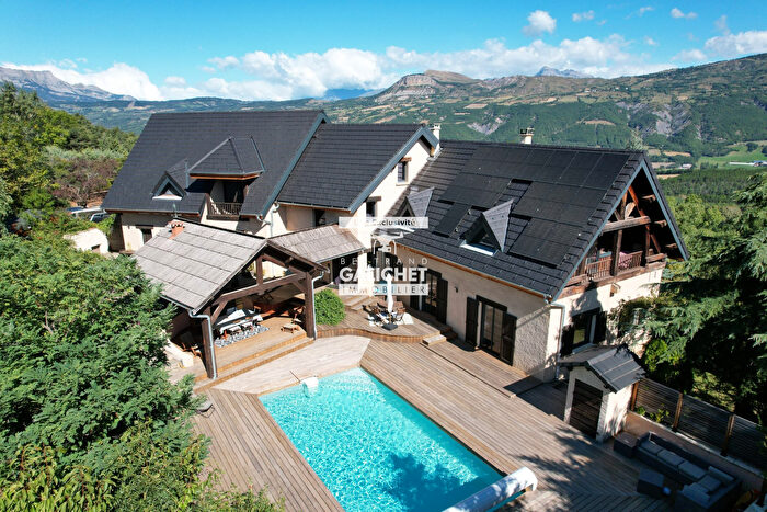 Maison à vendre - La Bâtie-Vieille - 8 pièces - 5 chambres