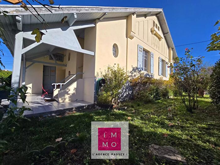 Maison à vendre - Tarbes, Centre-ville - 7 pièces - 4 chambres