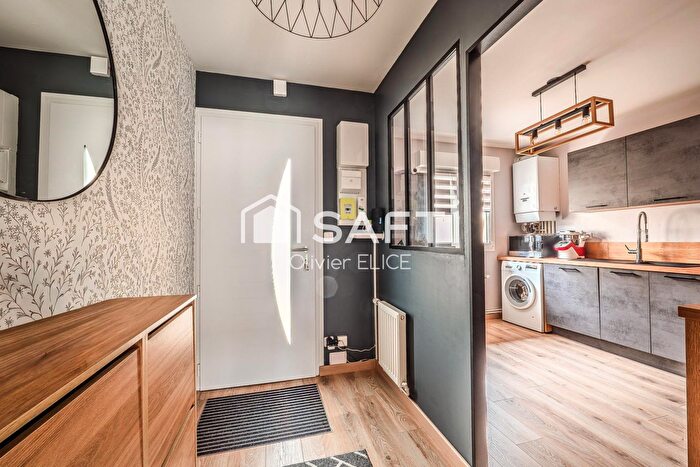 Maison à vendre - Saint-Martin-Longueau - 4 pièces - 3 chambres