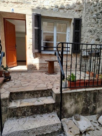 Saint Martin, Vence : Appartement 3 pièces à louer