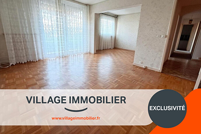 Appartement à vendre - Saint-Priest, Bel-Air - 5 pièces - 3 chambres