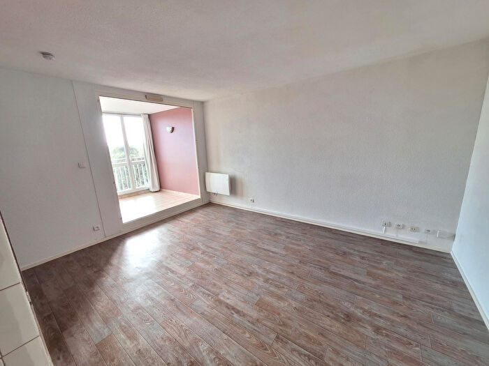 Appartement à louer - Château-dOlonne, Nouettes, Vivier, Bois de la Rudelière - 1 pièce - 1 chambre