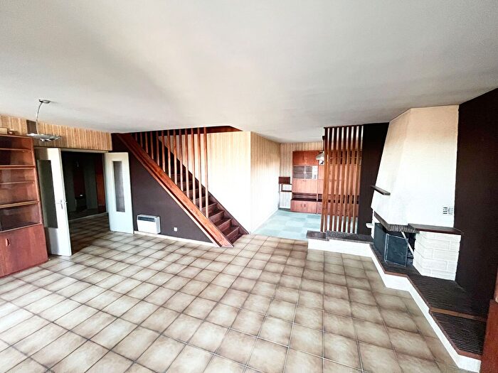 Maison à vendre - Clermont-Ferrand, Cotes de Clermont - 5 pièces - 4 chambres