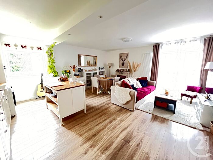 Appartement à vendre - Vernon, Bizy, Parc, Eglantiers - 3 pièces - 2 chambres