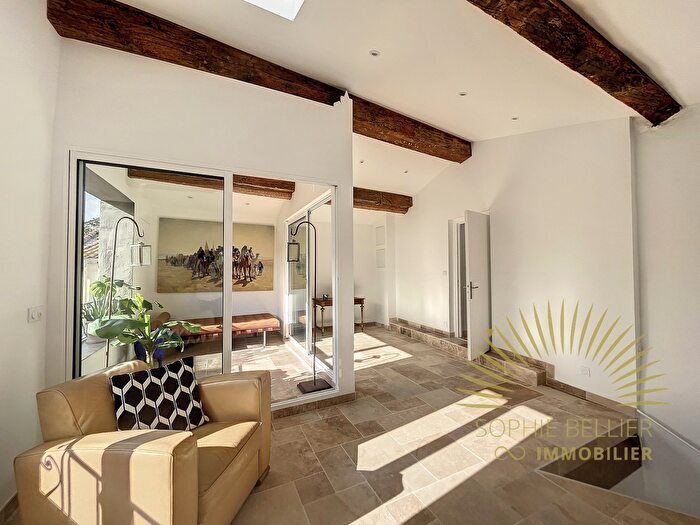 Maisons à vendre et appartements à louer - 1