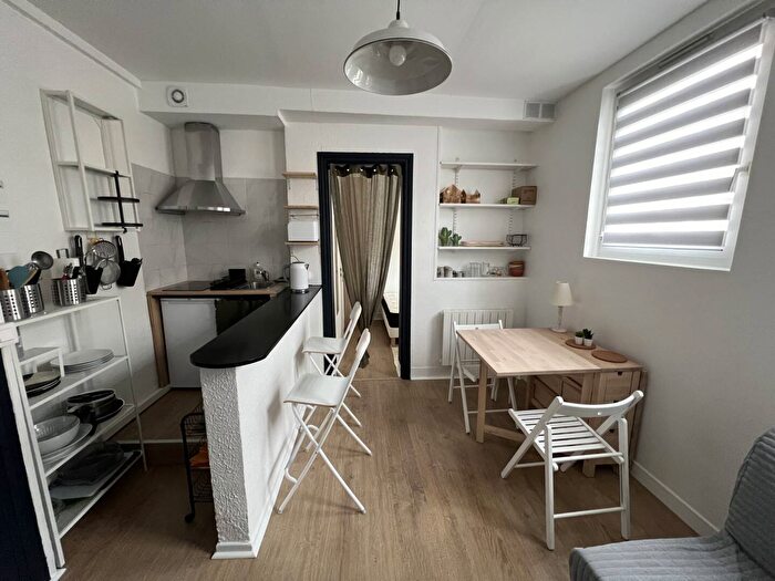 Appartement à louer - Laon Zola-Neufchâtel-Orgeval, Reims - 1 pièce