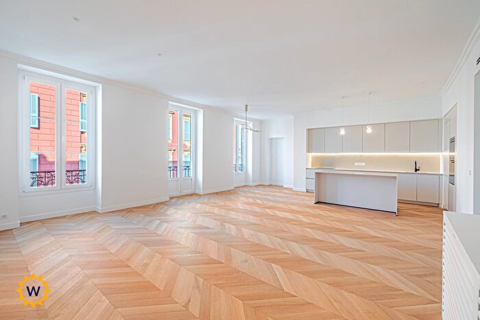 Nice, Le Port : Appartement 4 pièces à vendre