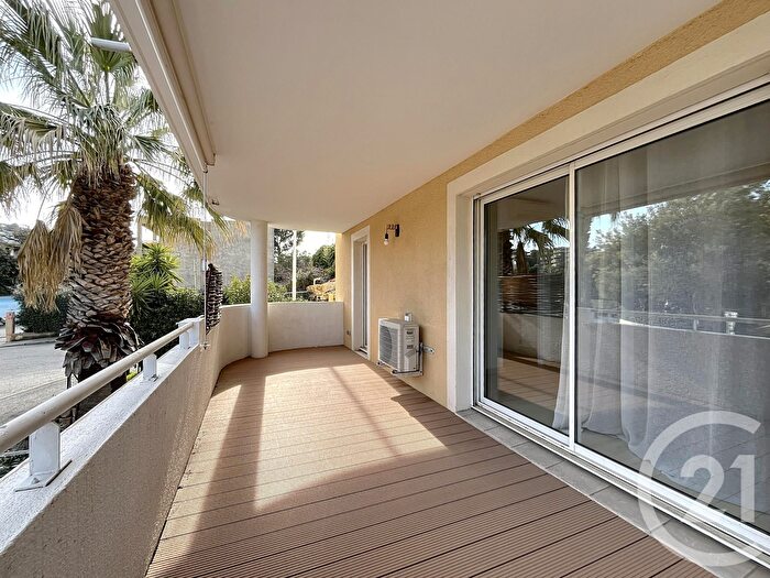 Appartement à vendre - Cavalaire-sur-Mer, Centre-ville - 3 pièces - 2 chambres