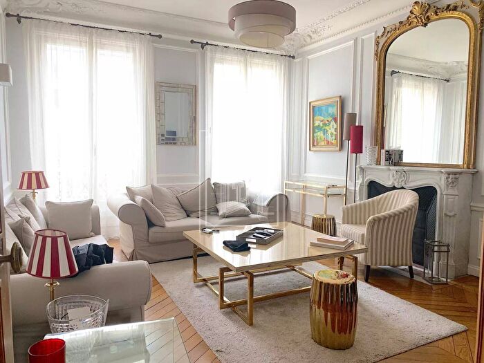 Appartement à louer - Porte Dauphine, Paris ème arrondissement - 5 pièces - 3 chambres