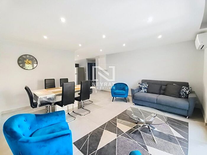 Appartement à vendre - Cavalaire-sur-Mer, Centre-ville - 3 pièces - 2 chambres