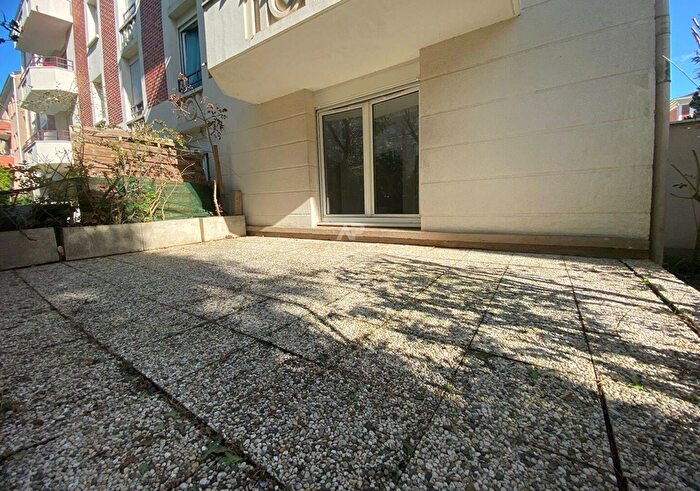 Appartement à louer - Les Terrasses-Axe Majeur-Lauterne, Cergy - 2 pièces - 1 chambre