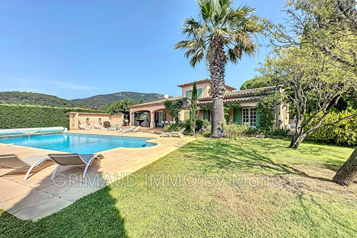 Maison à vendre - Le Plan-de-la-Tour - 6 pièces - 4 chambres