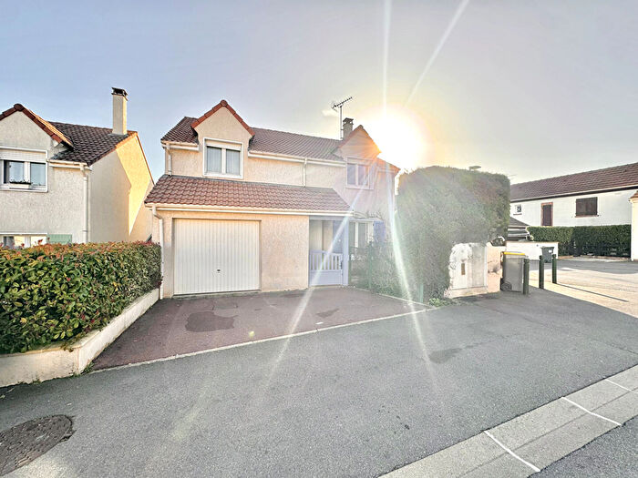 Maison à vendre - Courcouronnes, Bérégovoy Sud - 5 pièces - 3 chambres