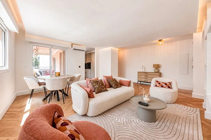 Appartement 4 pièces à vendre à Cannes, Pointe Croisette