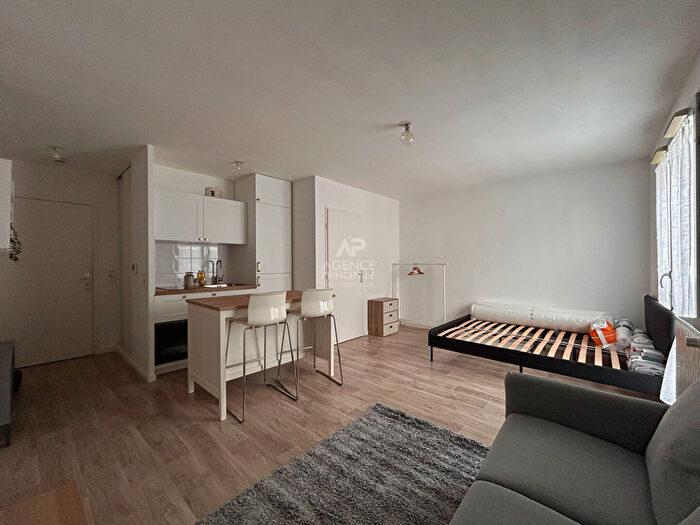 Appartement à louer - Carrières-sous-Poissy, Bords de Seine, Ile de la Dérivation - 1 pièce