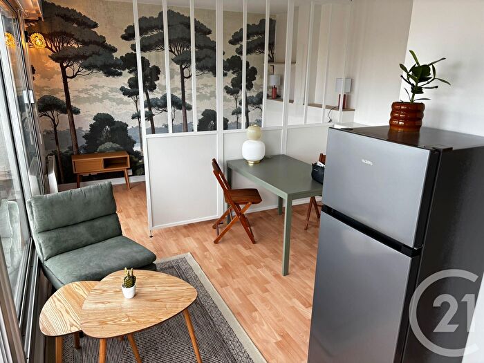 Appartement à louer - Bordeaux, Saint-Genès - 1 pièce