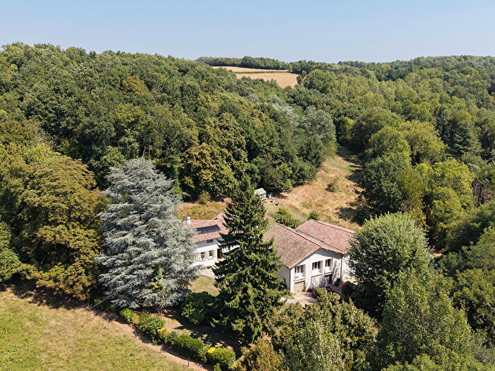 Maison 7 pièces à Les Côtes-d'Arey, à vendre