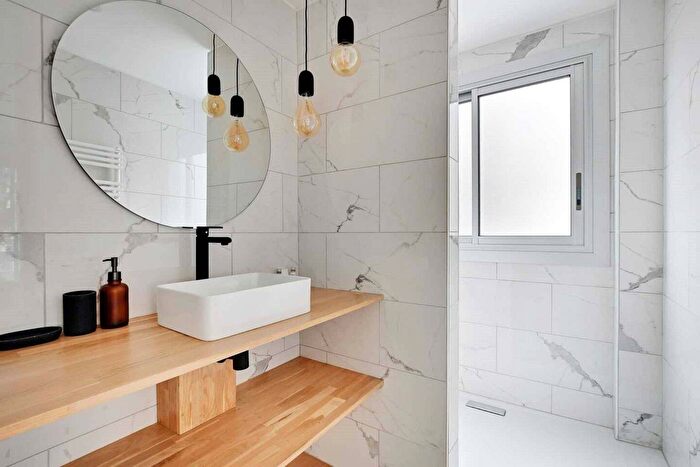 Appartement à louer - Jean Moulin-Porte dOrléans, Paris ème arrondissement - 3 pièces - 2 chambres